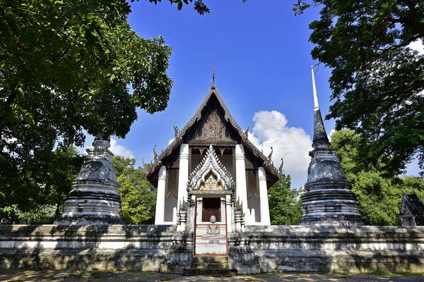 Monument of Queen Si Suriyothai - Go Ayutthaya